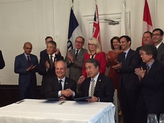 Consul-General Attends MOU Signing Between Fujitsu Laboratories and the ...